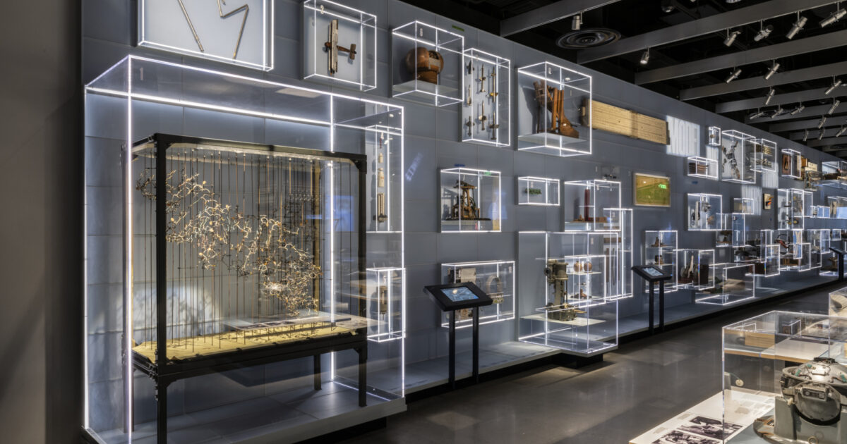 Gallery Label: Modeling Everything | MIT Museum